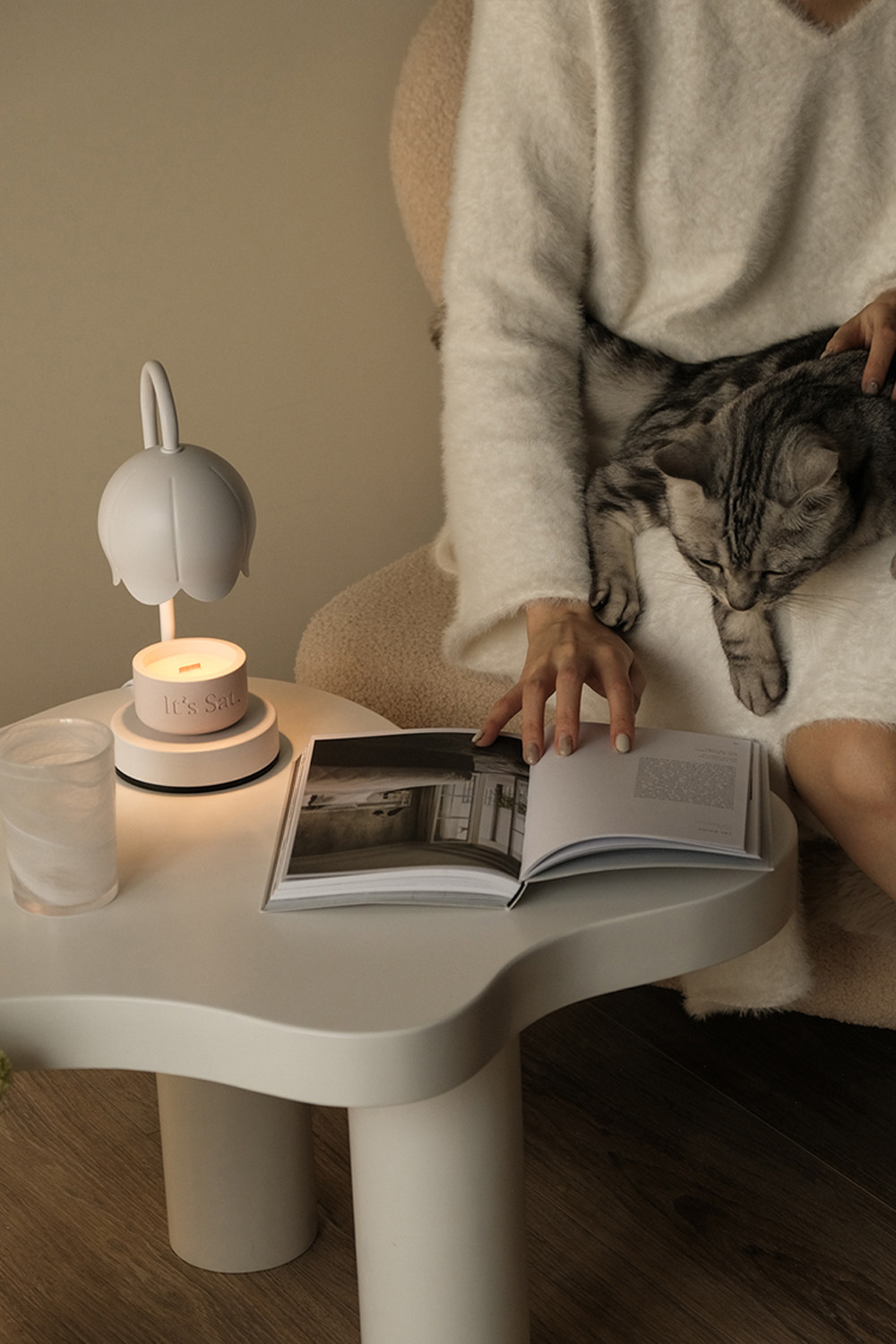 It's Sat. 原創手工香氛蠟燭 - mooin 目隱生活 | 奶油色、大地色系居家用品 - mao & kou