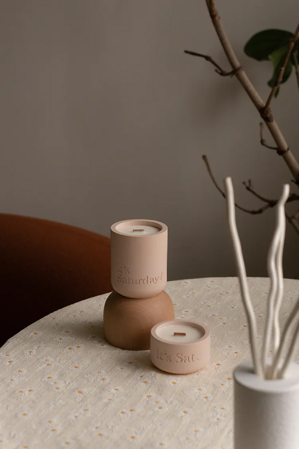It's Sat. 原創手工香氛蠟燭 - mooin 目隱生活 | 奶油色、大地色系居家用品 - mao & kou